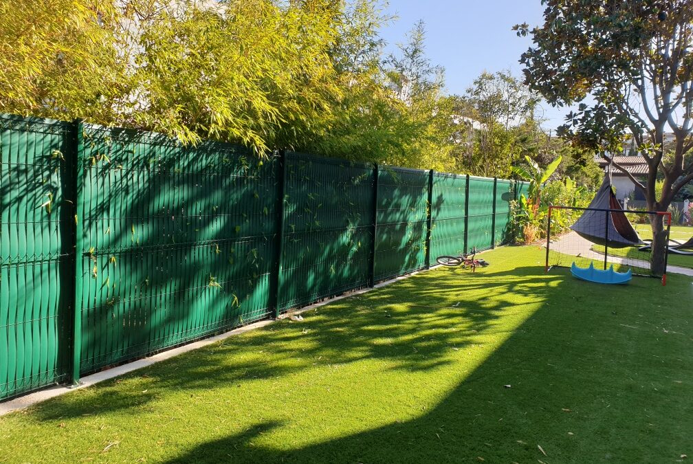Délimiter son jardin avec du grillage rigide : Quels avantages ...